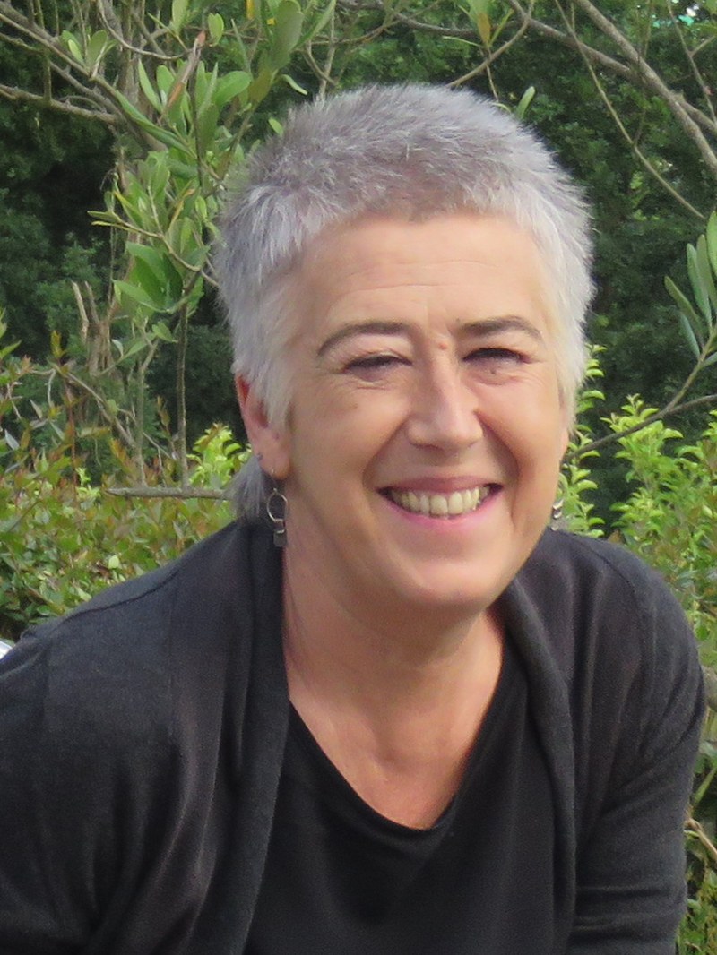 Julia Monge: "Emakumeak 'eragile aktibo' gisa ikusten baditugu ...